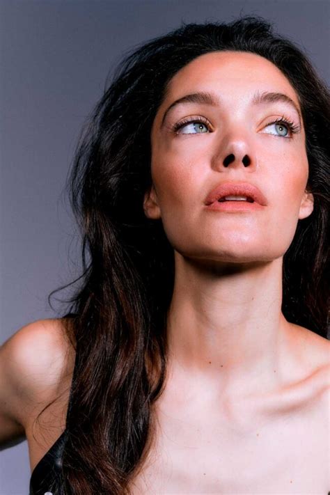 Ana Rujas Es Mucho Más Que Esa Hermosa Actriz Española De Ojos Azules