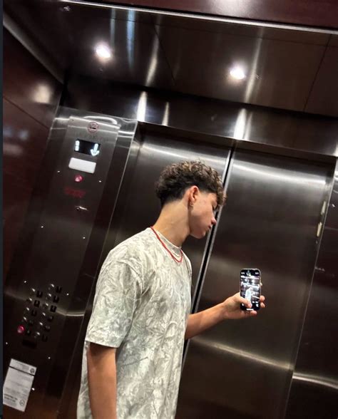 Malachi Barton Shirtless Pic