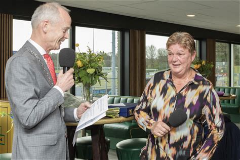 Koninklijke Onderscheiding Voor Onze Roelie Sv Huizen