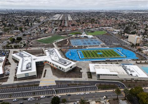 Dr Dre Attends Ribbon Cutting For New Compton High School Los