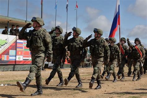 Russian Troops In Ukraine Read Wikipedia For Weapons Info Use 1960s