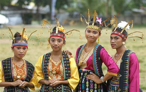 Pakaian Adat Ntt Jenis Jenis Gambar Dan Penjelasannya Adat Tradisional