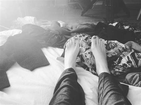 Caitlin Reillys Feet
