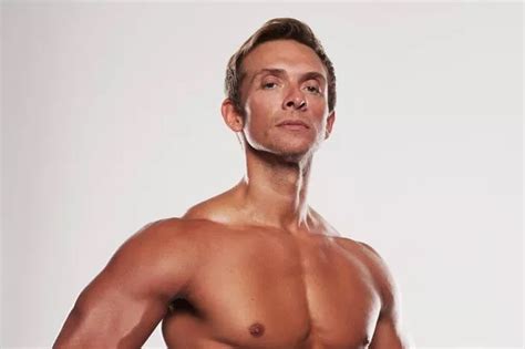 What Women Want Scott Wright Topless On Tinder Manchester Evening News