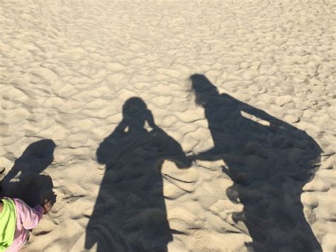 三个人的影子图片三个人的图片动漫图片一个人影子图片大山谷图库