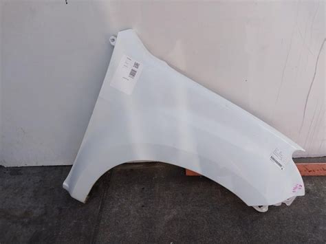 Isuzu Dmax Right Guard For Sale Wholesale Car Parts