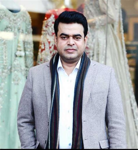 Success Story How Moazzam Khans Dresses Coloured The Black And White World The Financial Daily