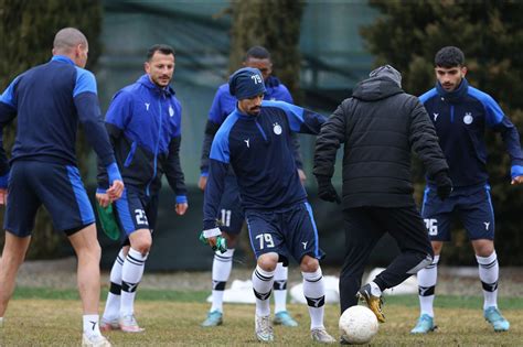 پدیده جوان استقلال پا به توپ شد عکس طرفداری
