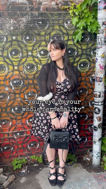 Eyeball Gorl Finds Eyeball Wall 👁️ Oneeye Prosthetic Eye Eyes