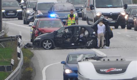 Unfall Auf A7 Im Norden Zwei Personen In Klinik Mopo
