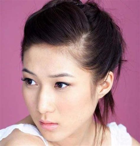 香港宅男女神鍾嘉欣，曾遇出軌渣男，現滿臉總帶幸福笑 每日頭條