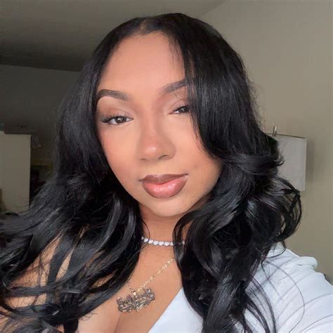 Pretty Girls Aesthetic 💝 Absolutely Im Just Me Facebook