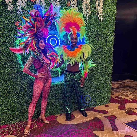 Book These Tropical Showgirls Las Vegas Scarlett Entertainment