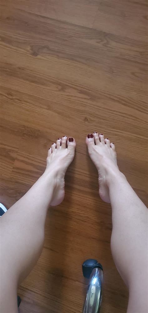 My Size 9 Feet R Bigfeetgirls