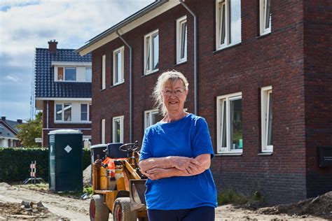 Leny Spoelt Wc Van Haar Nieuwbouwhuis Noodgedwongen Door Met Emmer