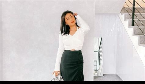 Profil Dan Biodata Awkarin Selebgram Yang Berseteru Dengan Driver Ojol