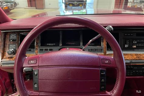 1991 Lincoln Towncar Signature