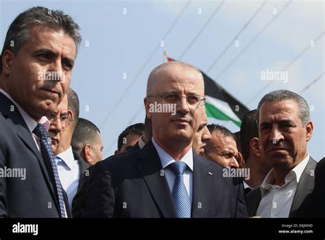 Gaza Strip 9th Oct 2014 Palestinian Prime Minister Rami Hamdallah Speaks To Media Upon His