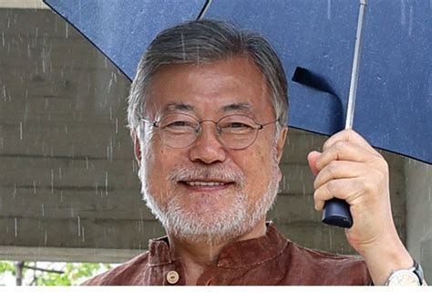 君埋泉下泥销骨，我寄人间雪满头 。卢武铉，你还好吗？” 知乎