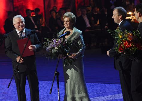 Danuta Wałęsa O Lechu Dokonał Wiele Ale Wielkim Kosztem