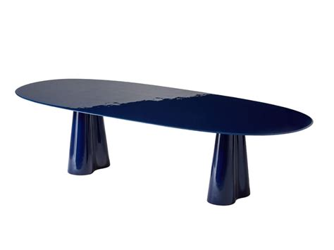 Treflo 桌子 By Cassina