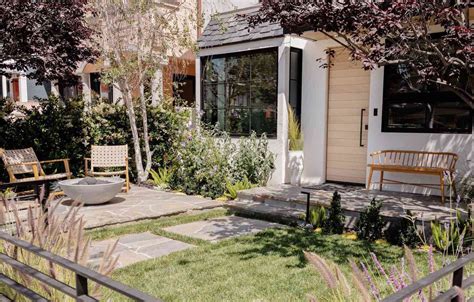 22 Flagstone Patio Ideas To Beautify Your Backyard