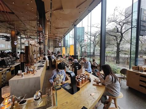 Starbucks Reserve Roastery Tokyo Een Van De Grootste Starbucks