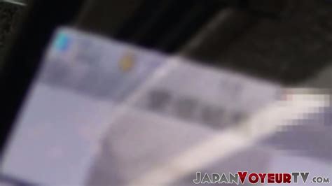 Horny Asian Switches From Fingers To Buzzing Toy Before Going To Bed Eporner