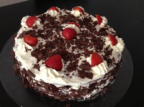 무료 이미지 단 요리 생기게 하다 디저트 생일 케이크 초코 케이크 휘핑 크림 착빙 치즈 케잌 구운 식품 검은 숲의 케이크 Torte 마스카 포네
