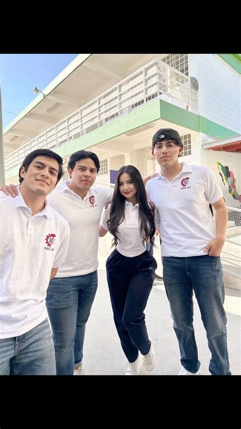 Alonso Ortiz En 2025 Artistas Famosos Cantantes Celebridades