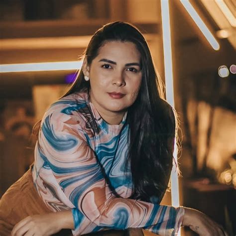 Bruna Bertoldo Bertoldo Bruna • Threads Say More