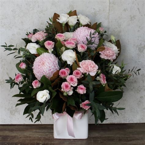 Candy Stripe Arrangement Carlingford Florist With Flowers