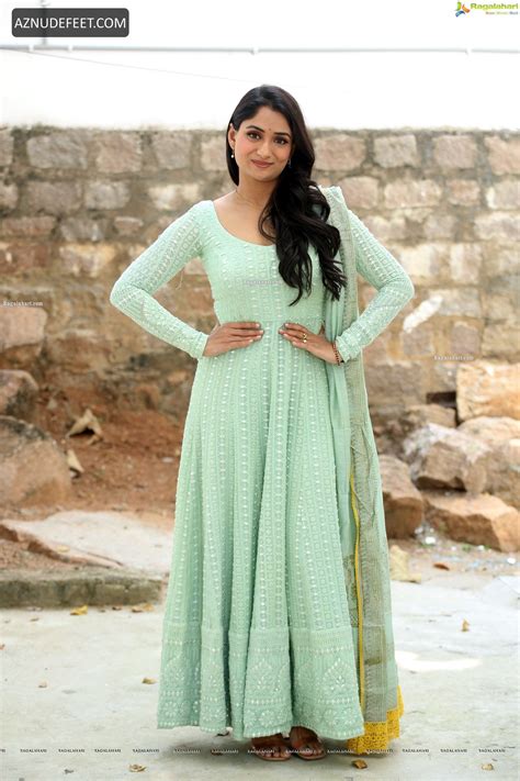 Sandhya Raju Feet Aznudefeet