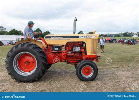 Case 830 Tractor Editorial Photo Image Of 2022 Outdoor 257794561