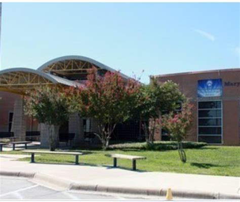 Mary Martin Elementary Roos