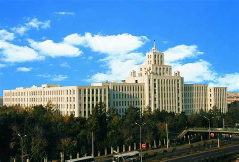 东北林业大学主楼 东北林业大学国有资产管理处