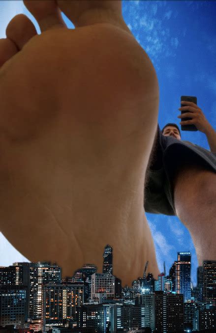 Giant Crushing A City By Giantmalefeet On Deviantart