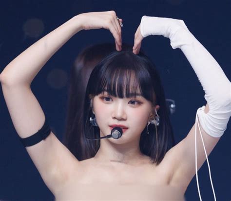 Pin By Long Dao On Chaewon Korean Pop Stars Hot Kpop Korean Pop