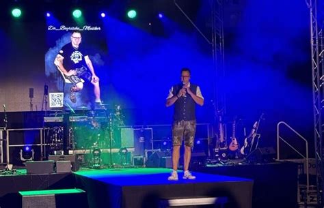 „da Bayrische Musiker Tim Naumann Aus Iggensbach Startet Durch