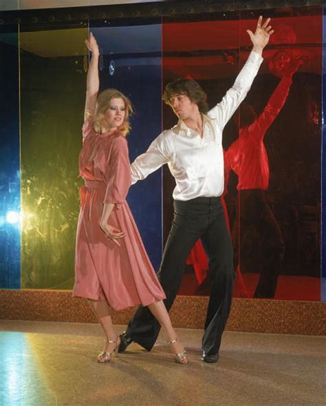 5 Iconic Dance Moves Of The 1970s 90s Dancing Disco Dancing 70s Dancing