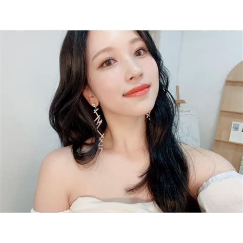 210306 Nayeon Rnayeon