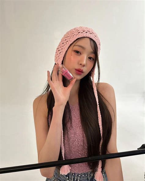 230829 Jang Wonyoung Instagram Update R Izone