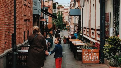 რას ფიქრობთ ოთხდღიანი სამუშაო კვირის შემოღებაზე 27 10 2022 ს Sputnik საქართველო