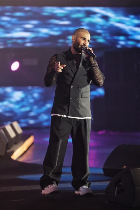 إطلالة أحمد سعد خلال حفله في جدة تثير الجدل Et بالعربي