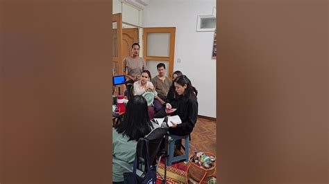 ရင်သွေး ဇာက်လမ်းမှာ သိုက်စိုး နဲ့ ဘေဘီ့ကို သင်ပြပေးနေတဲ့ ဒါရိုက်တာကြီး