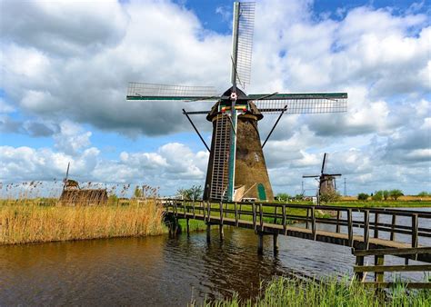 Useful Guide To Visiting The Kinderdijk Windmills In The Netherlands