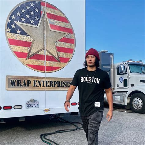 Os Segredos Por Trás Do Sucesso De Scott Ly Como Ator Sua Idade Esposa