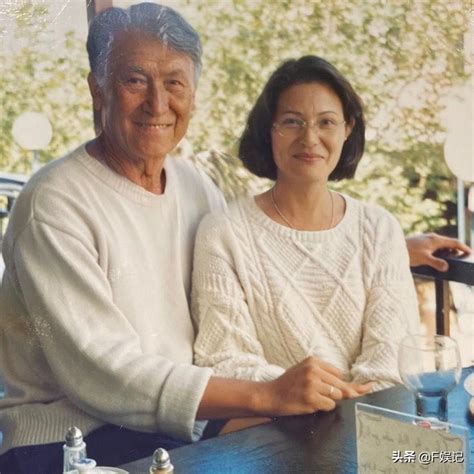 从青梅竹马到现在！马德钟夫妇踏入结婚28周年晒出多张恩爱合影 人物集