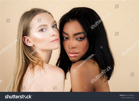 62953 Imágenes De Beautiful Lesbians Imágenes Fotos Y Vectores De