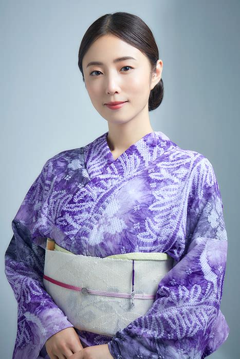 【megumiさん】40歳になってもなお色気漂う着物姿！特別カット集 美st Online